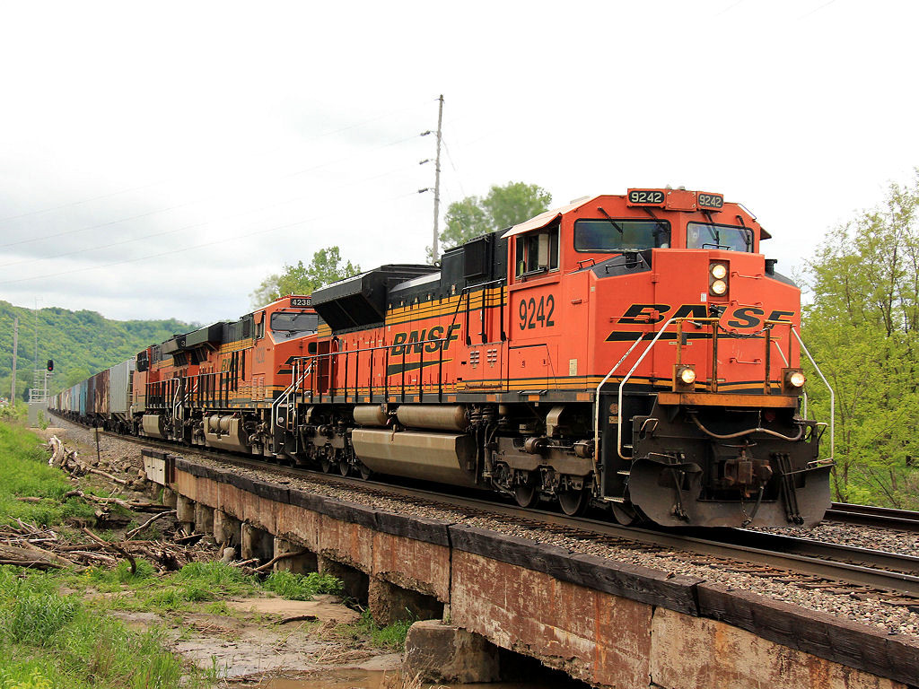 BNSF 9242